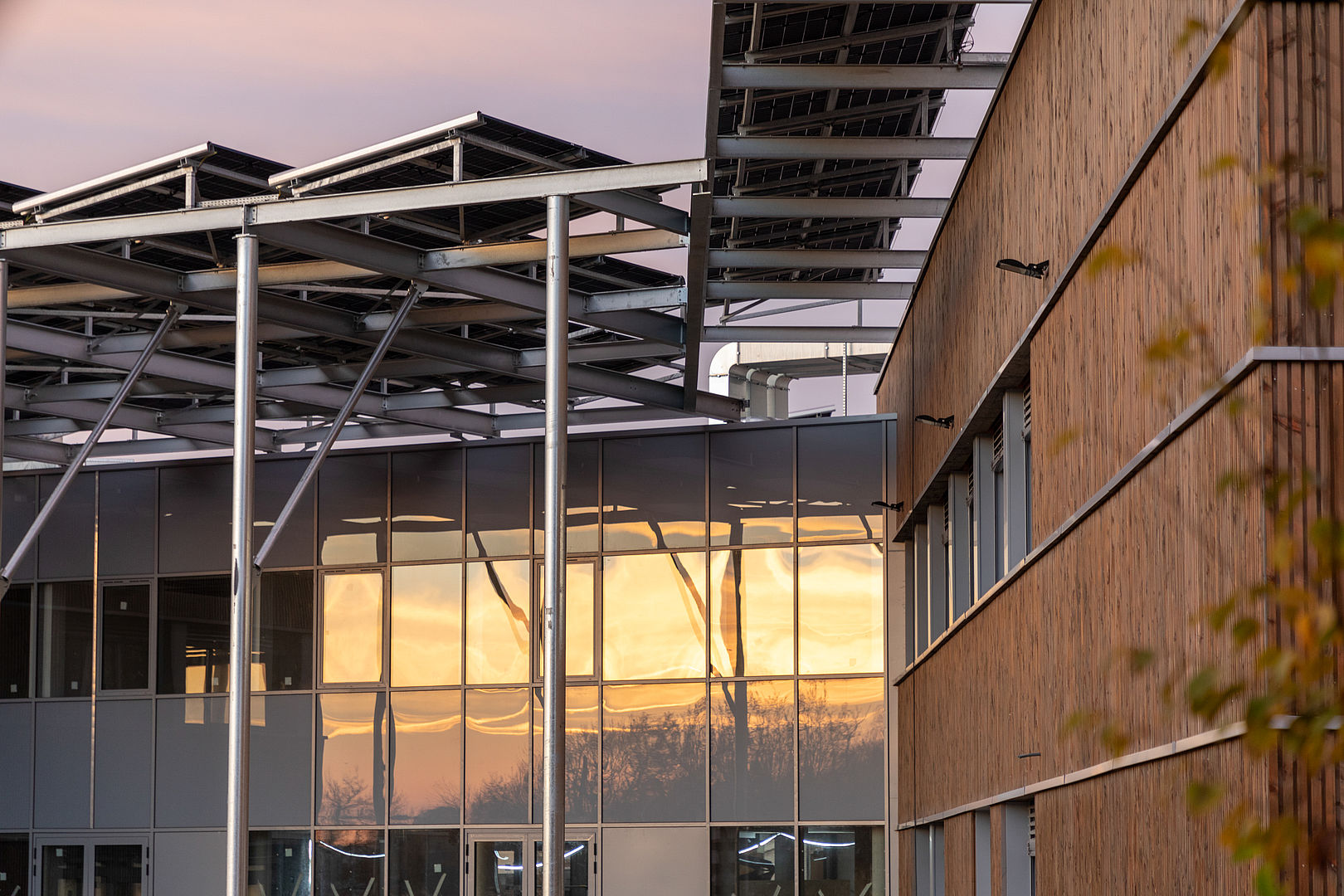 Fin de chantier pour un bâtiment dédié à la filière électronique ...